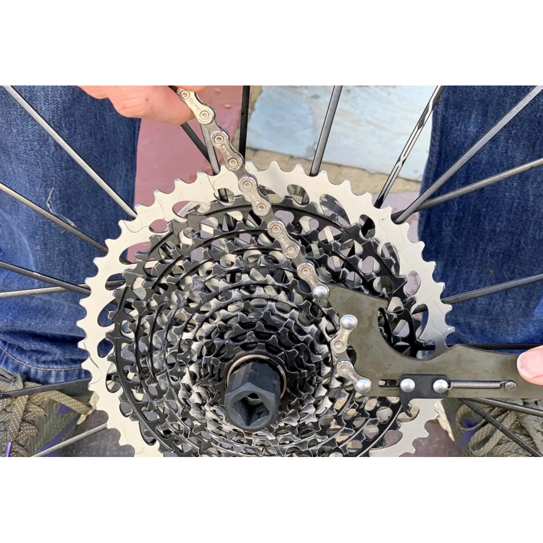 Pedro's Pro Chain Whip with hook wrench tool